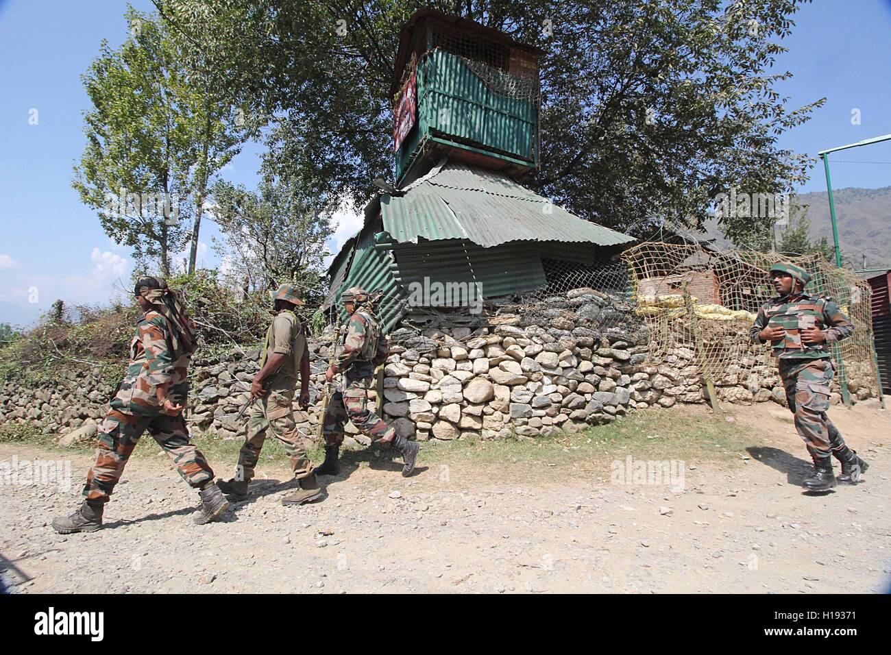 India. 22nd Sep, 2016. Indian army soldiers leaving the encounter site ...