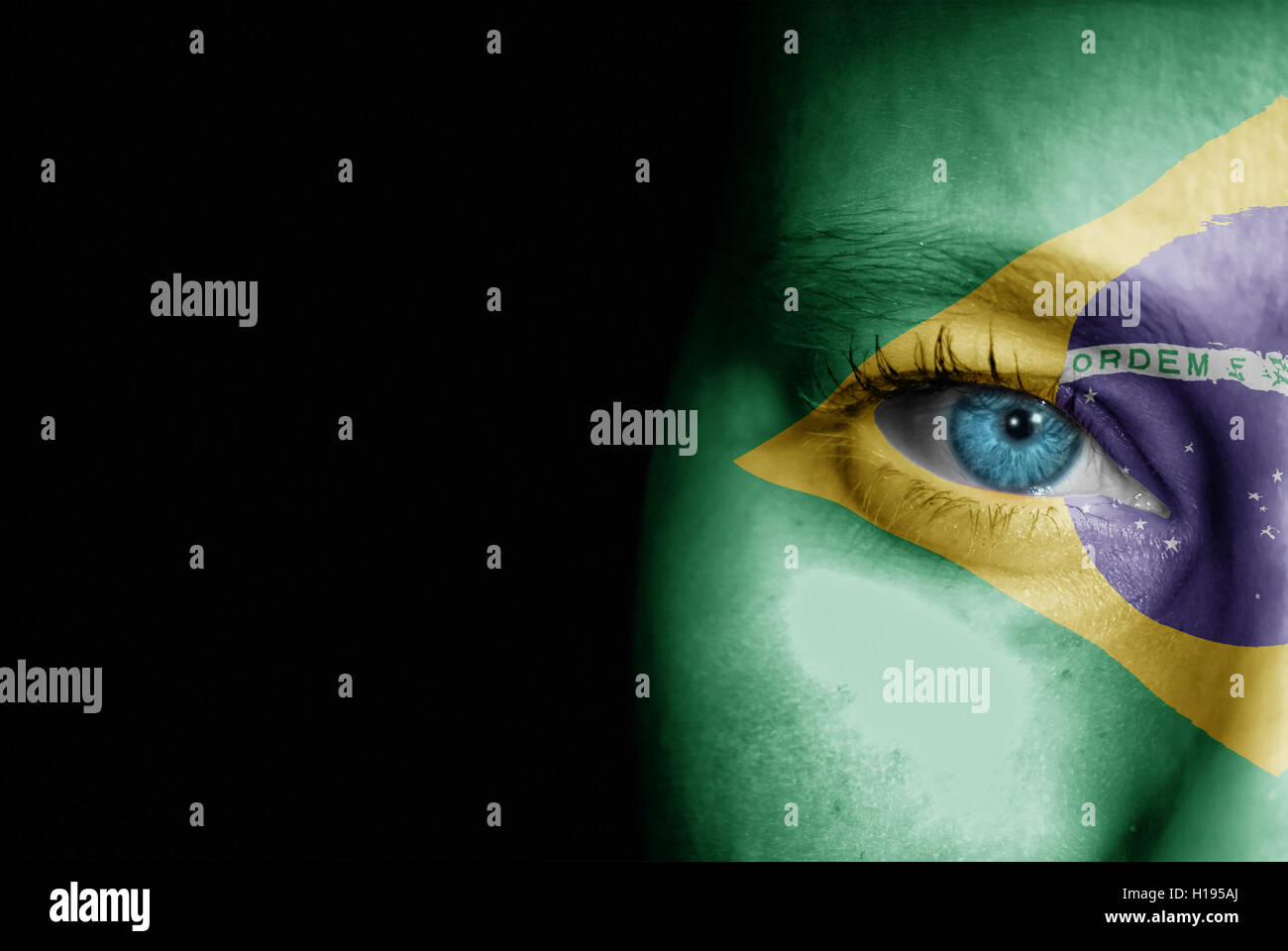 Brazil flag face paint hi-res stock photography and images - Alamy
