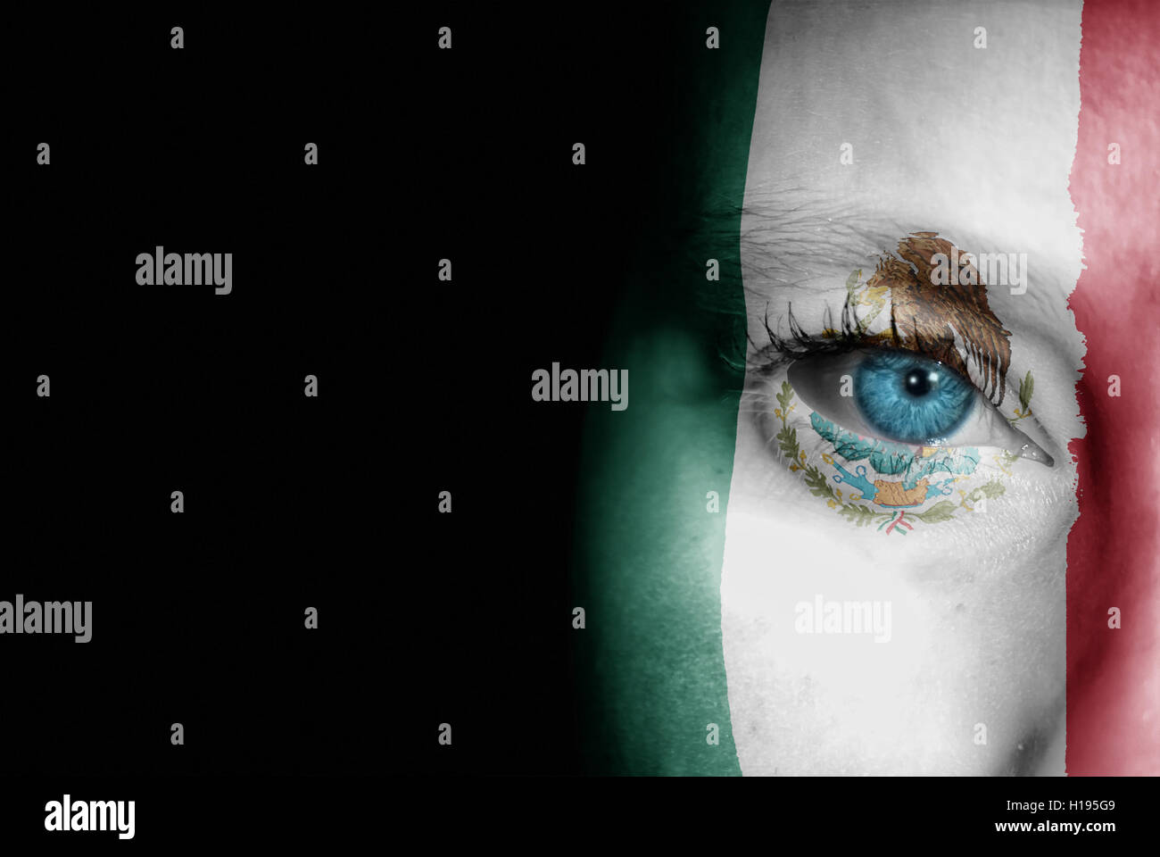 Female mexican soccer fan hi-res stock photography and images - Alamy