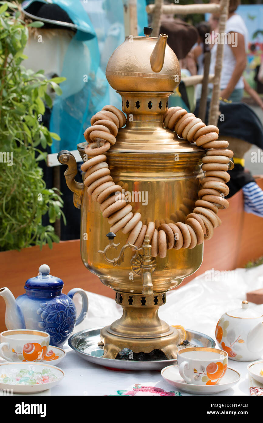 Russian samovar hi-res stock photography and images - Alamy