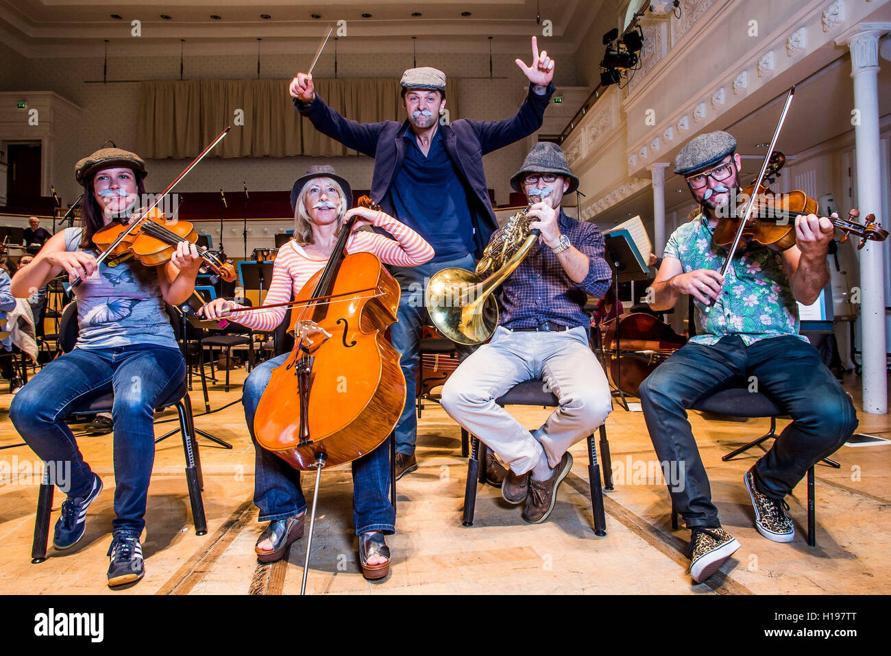 Scottish comedy hi-res stock photography and images - Alamy