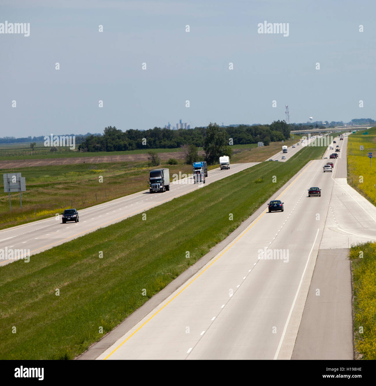 Traffic interstate highway hi-res stock photography and images - Alamy
