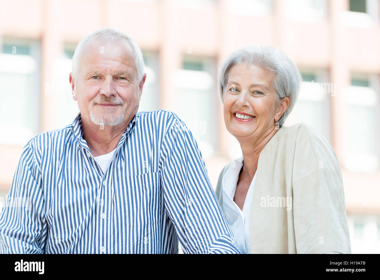 Active elder couple hi-res stock photography and images - Alamy