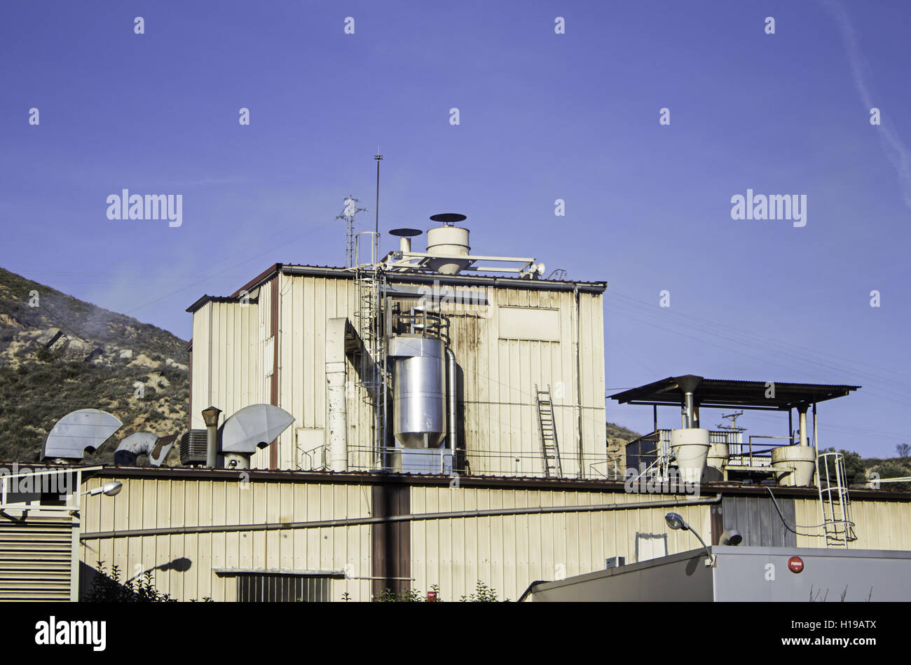 Modern manufacturing plant exterior hi-res stock photography and images ...
