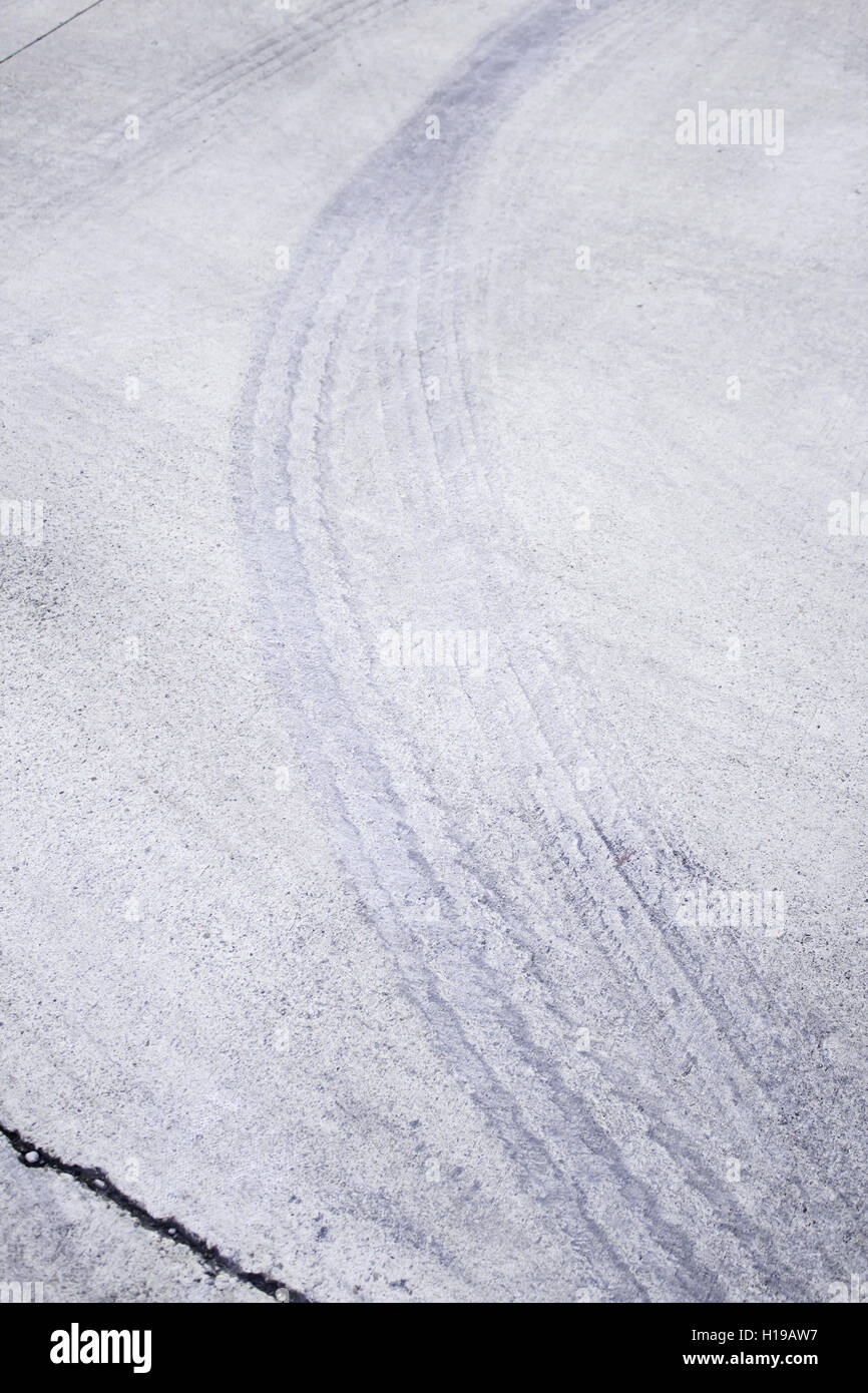 Skid marks on asphalt road hi-res stock photography and images - Alamy