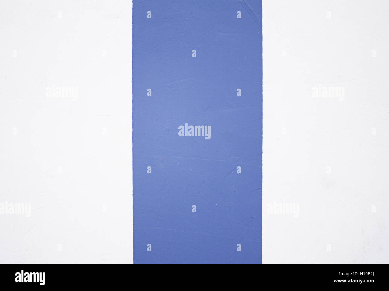 Wall with vertical lines of color, construction Stock Photo - Alamy