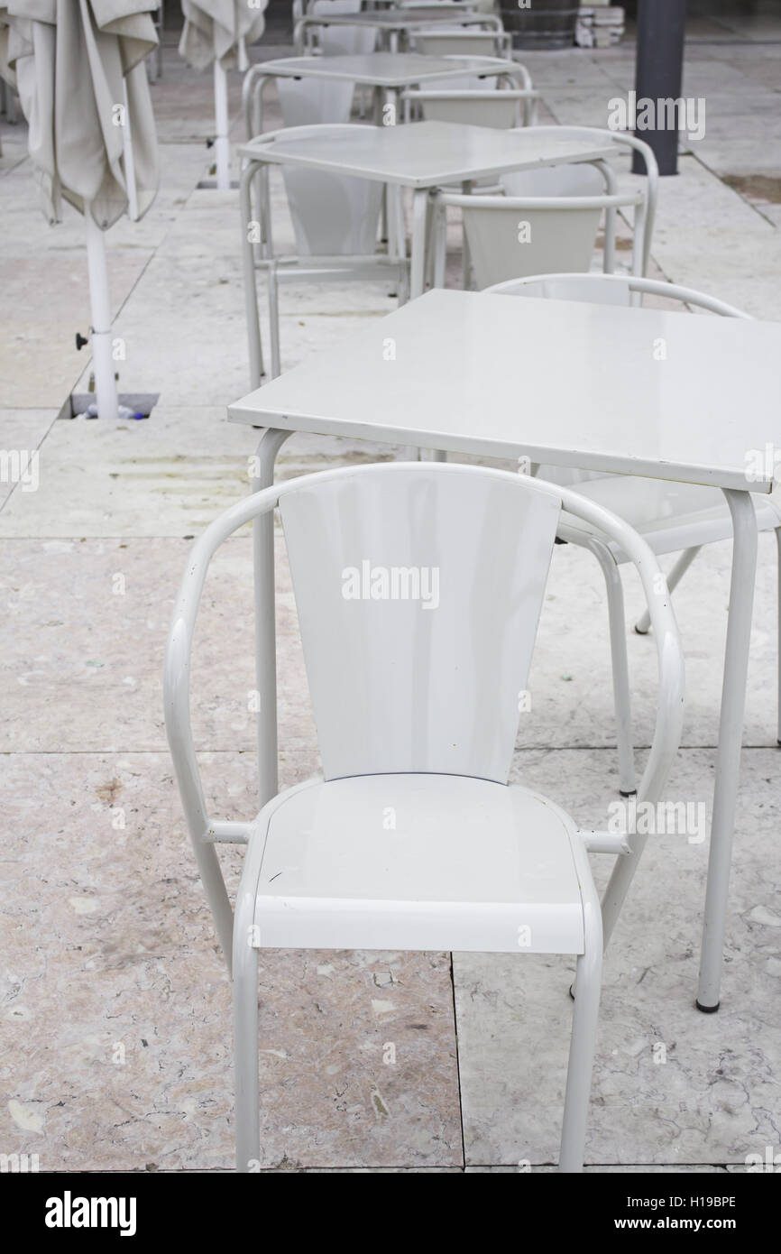 Street party table hi-res stock photography and images - Alamy