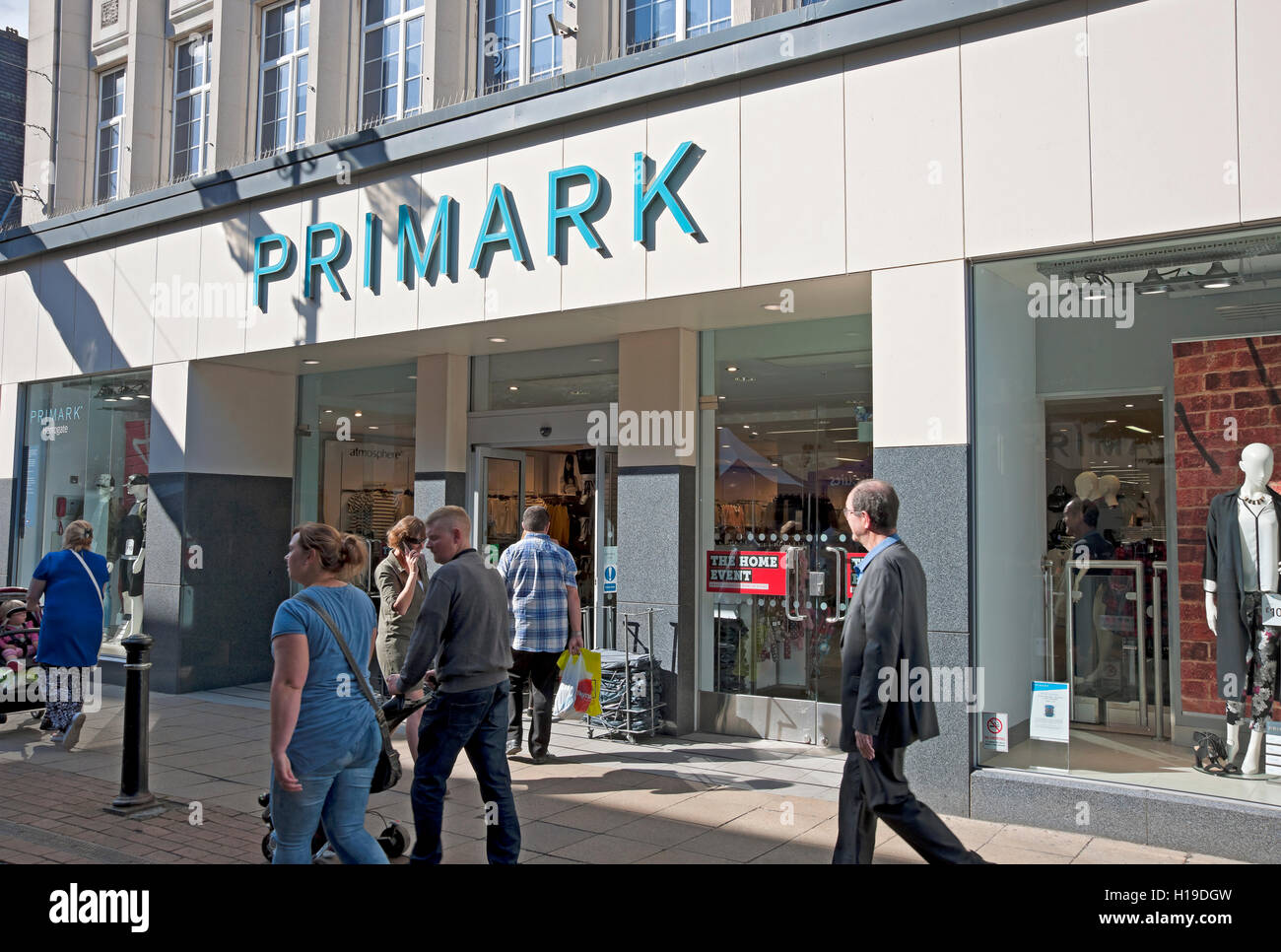 Primark store stores uk hi-res stock photography and images - Alamy