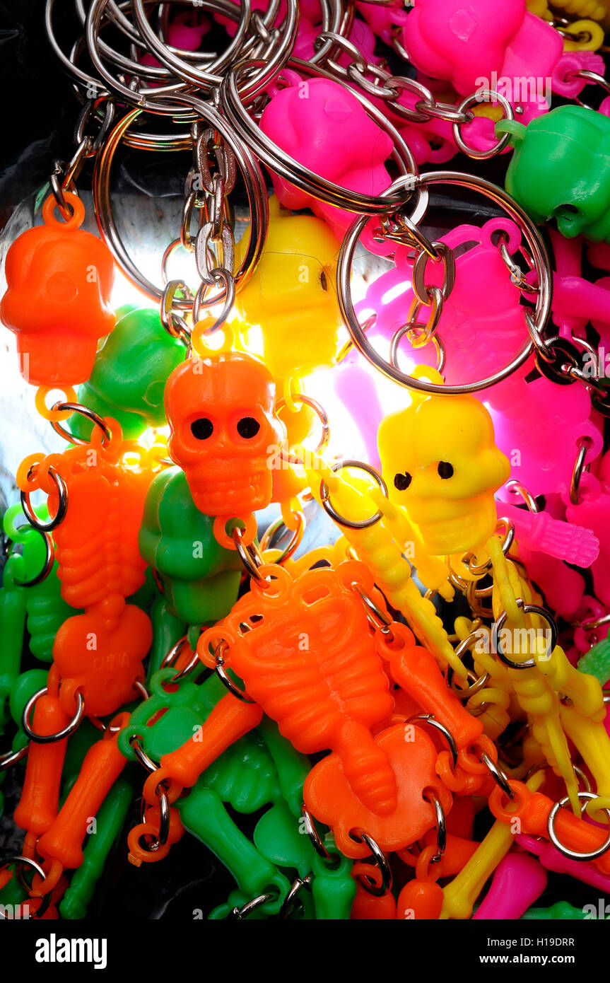 Plastic skeletons hi-res stock photography and images - Alamy