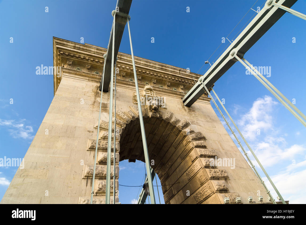 Pillar with chain hi-res stock photography and images - Alamy