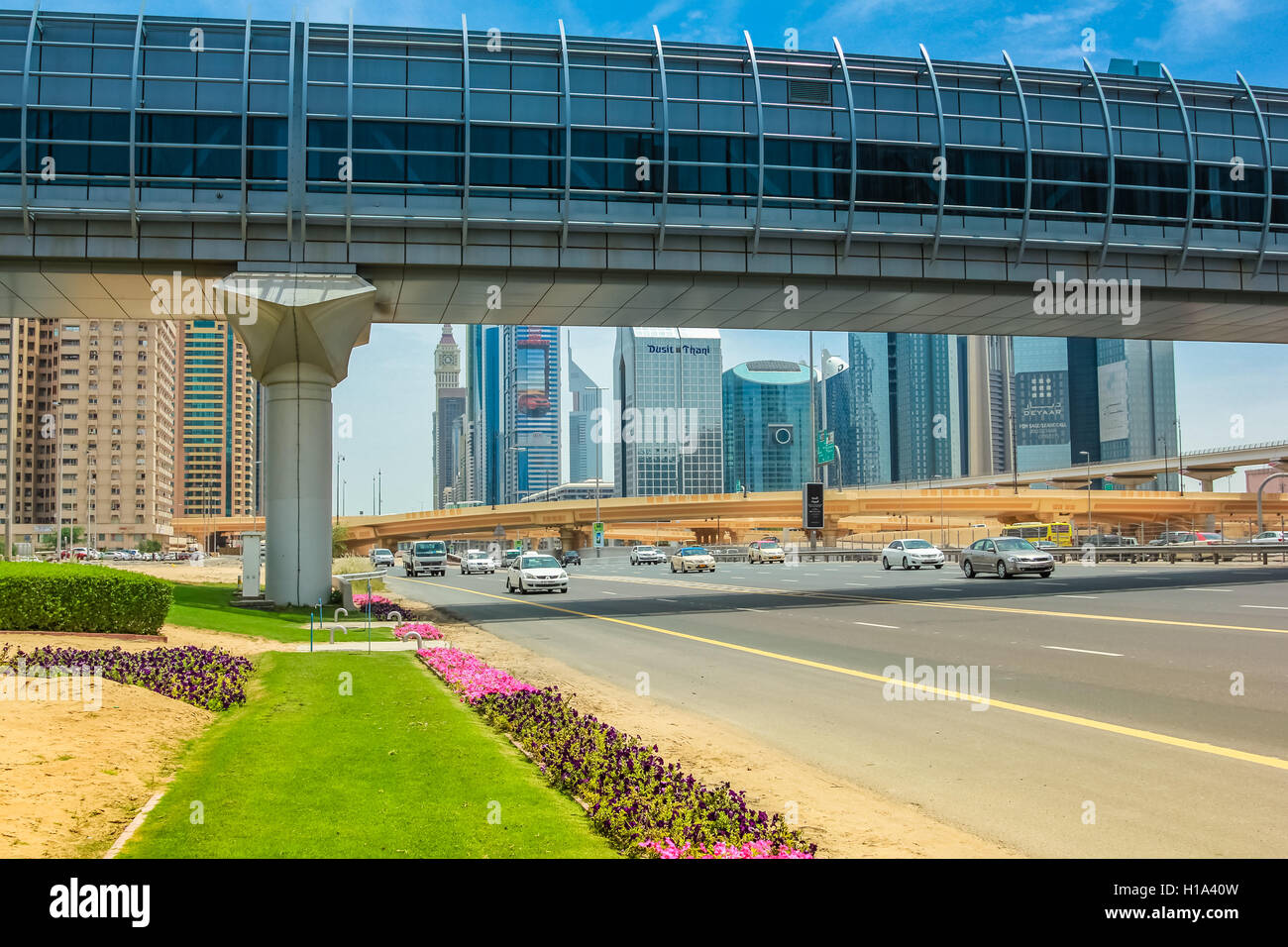 Dubai Metro station and footbridge Stock Photo - Alamy