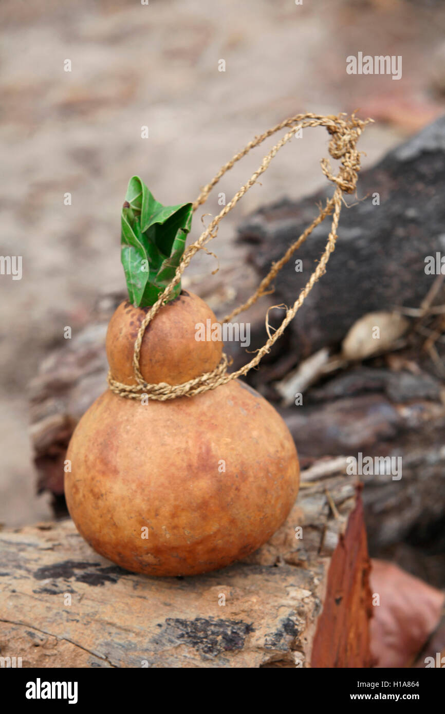 Madi tribe hi-res stock photography and images - Alamy