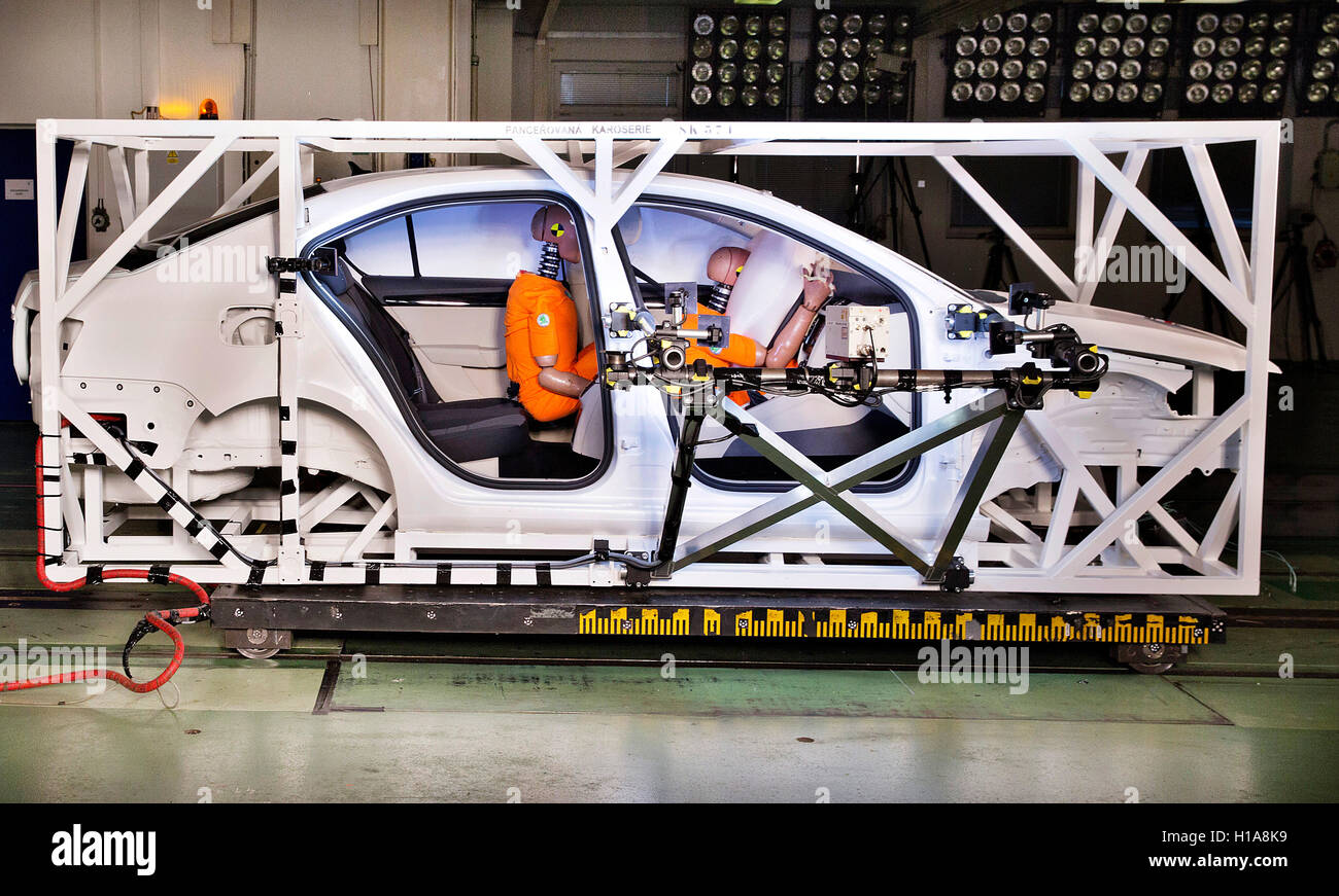 Skoda Auto, sled test, crash test dummy Oscar, seat belts usage, safety ...
