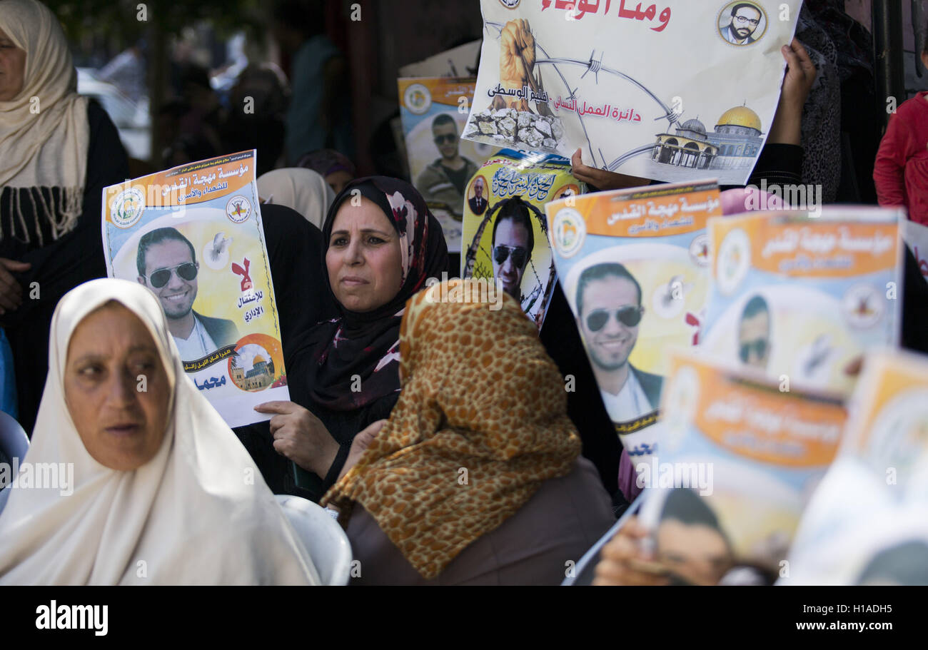 Squalid prison hi-res stock photography and images - Alamy