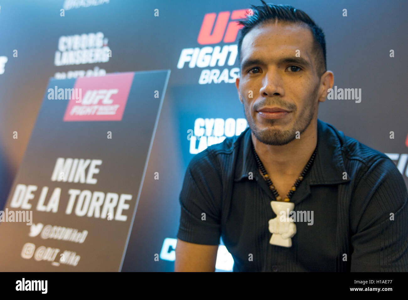BRASÍLIA, DF - 22.09.2016: UFC FIGHT NIGHT BRASILIA CYBORG X LANSBERG ...