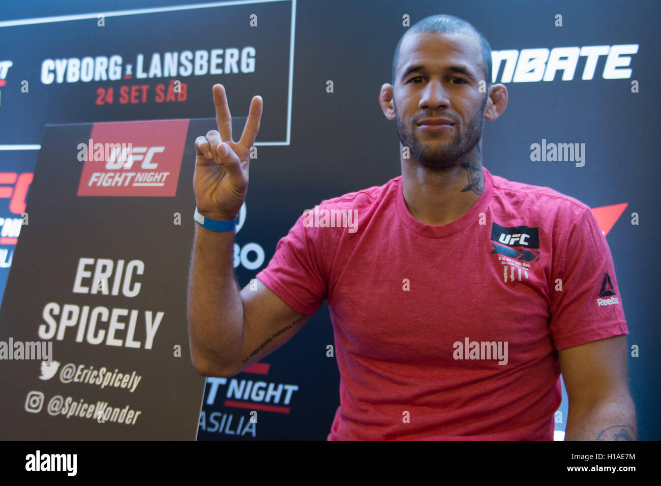 BRASÍLIA, DF - 22.09.2016: UFC FIGHT NIGHT BRASILIA CYBORG X LANSBERG ...