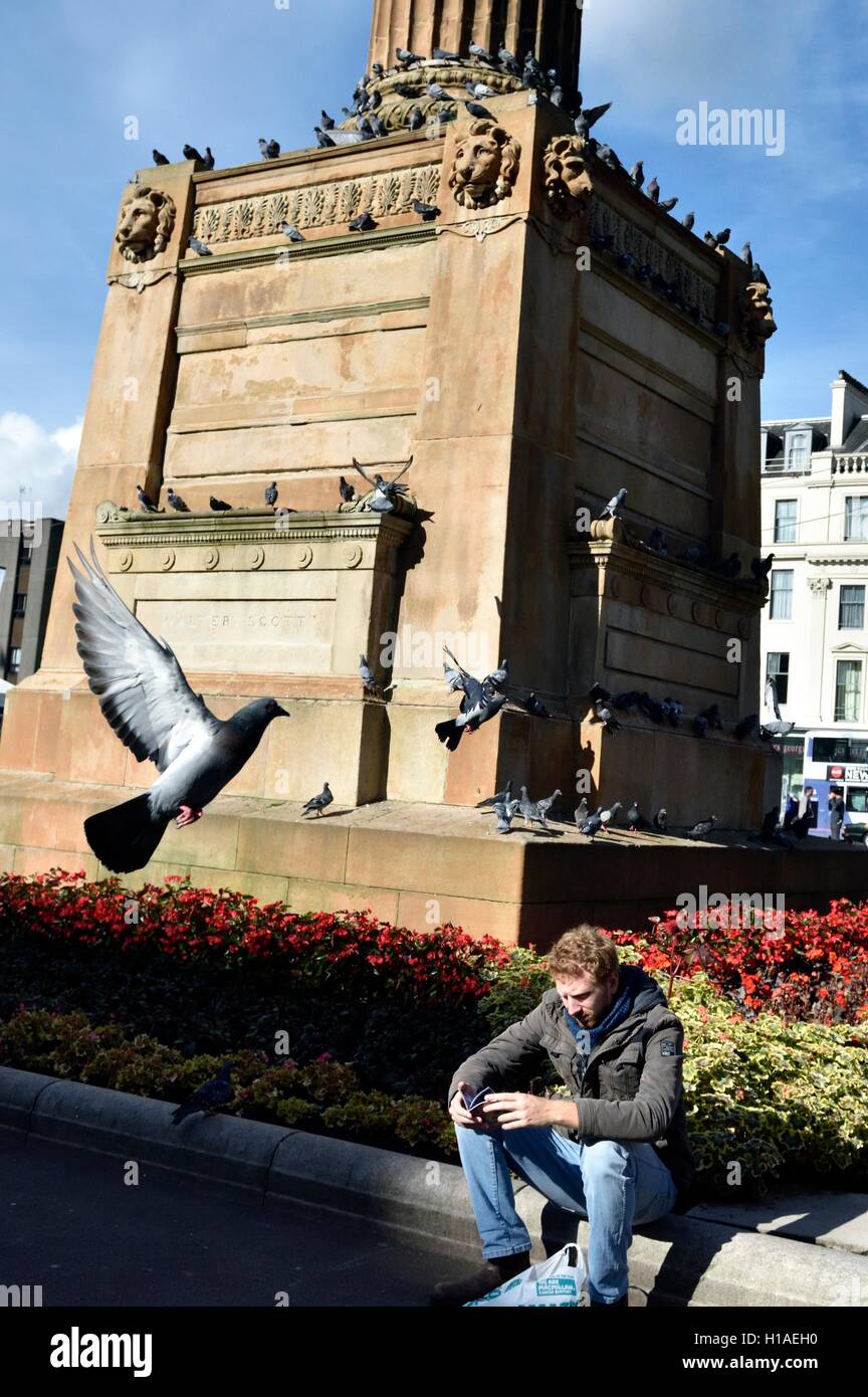 Man in george square hi-res stock photography and images - Alamy