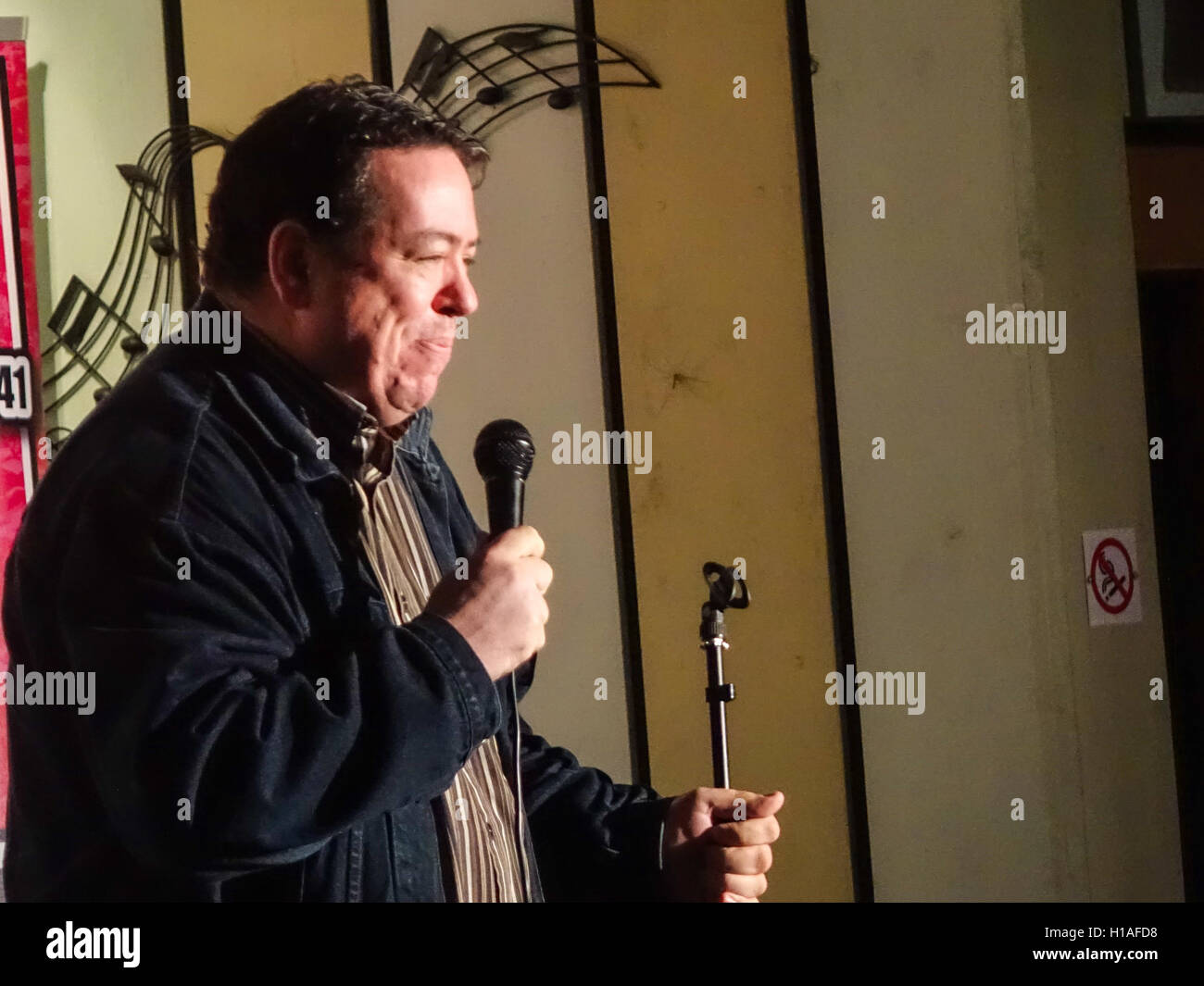 Full house the show hi-res stock photography and images - Alamy