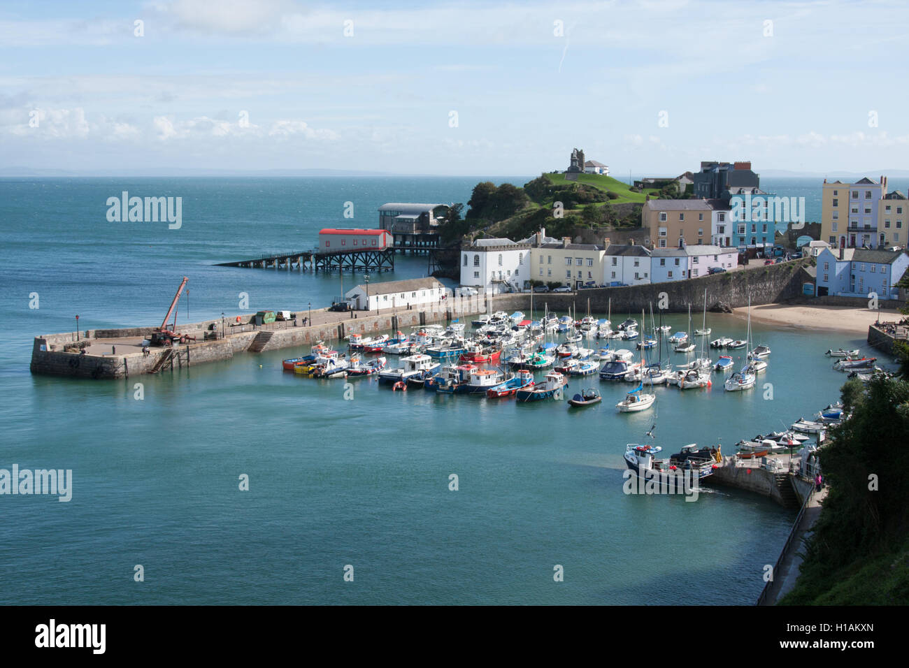 Tenby, Pembrokeshire, UK. 23rd September, 2016. Sunny weather at Tenby ...