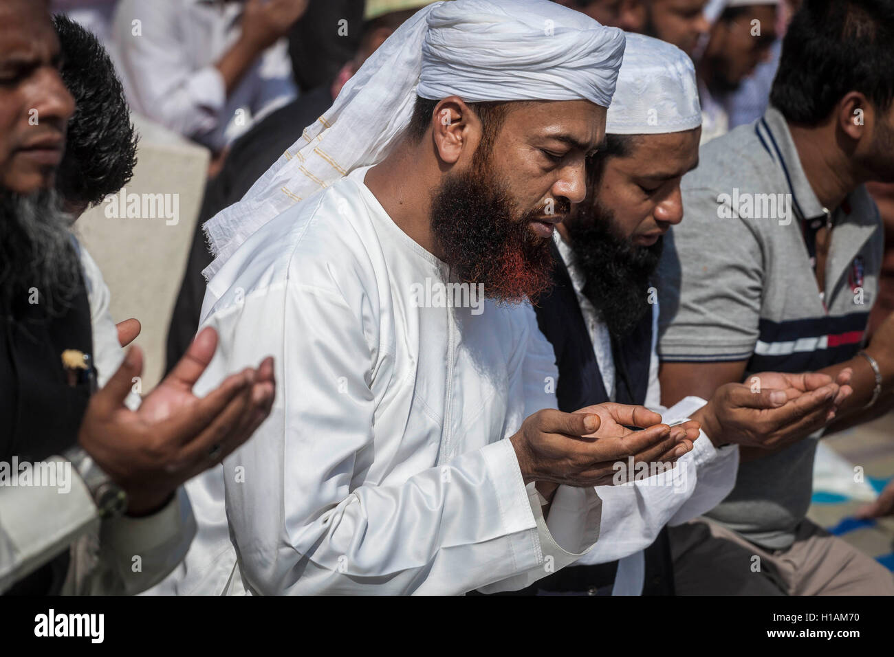 Rome, Italy. 23th September, 2016. The Muslim community take to streets ...