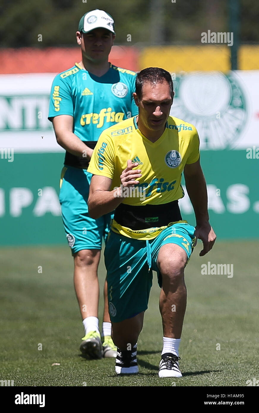SÃO PAULO, SP - 23.09.2016: TREINO DO PALMEIRAS - The goalkeeper ...