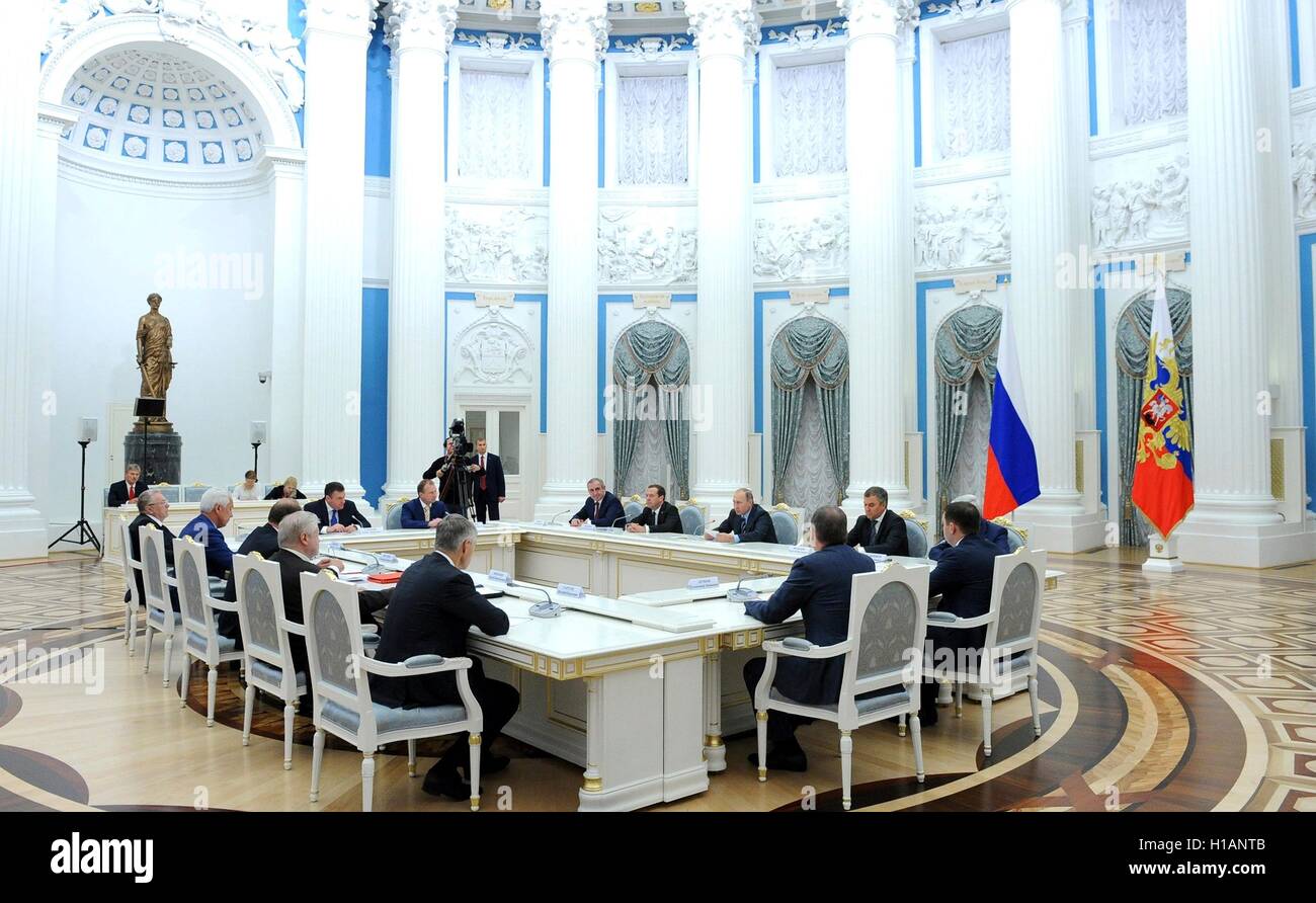 Russian President Vladimir Putin meets with leaders of the parties ...