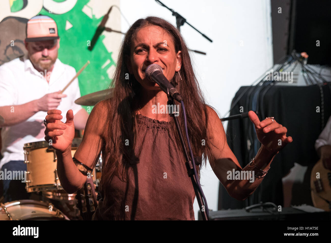 London, UK. 23rd Sep, 2016. English band Da Lata pose for portraits ...