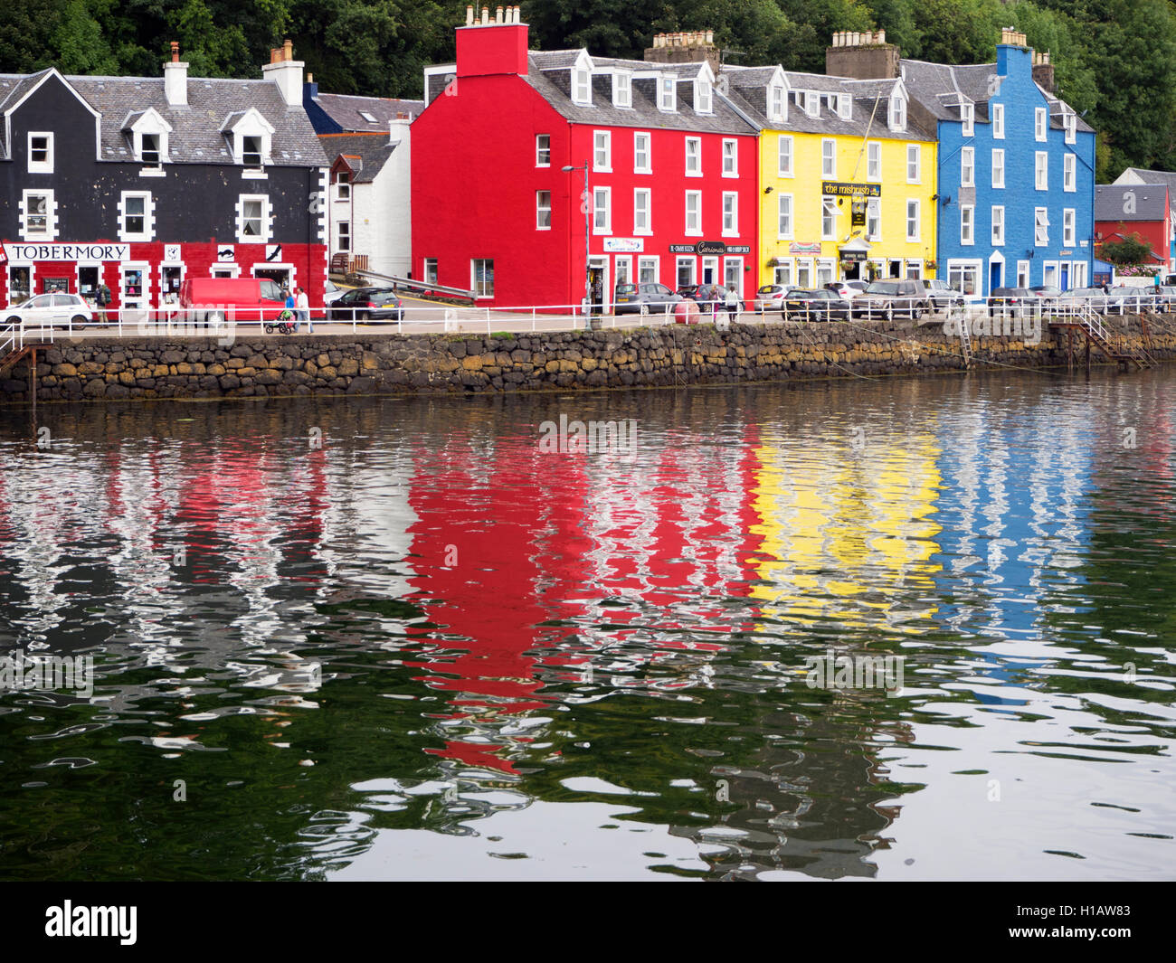 Colourful waterfront buildings hi-res stock photography and images - Alamy