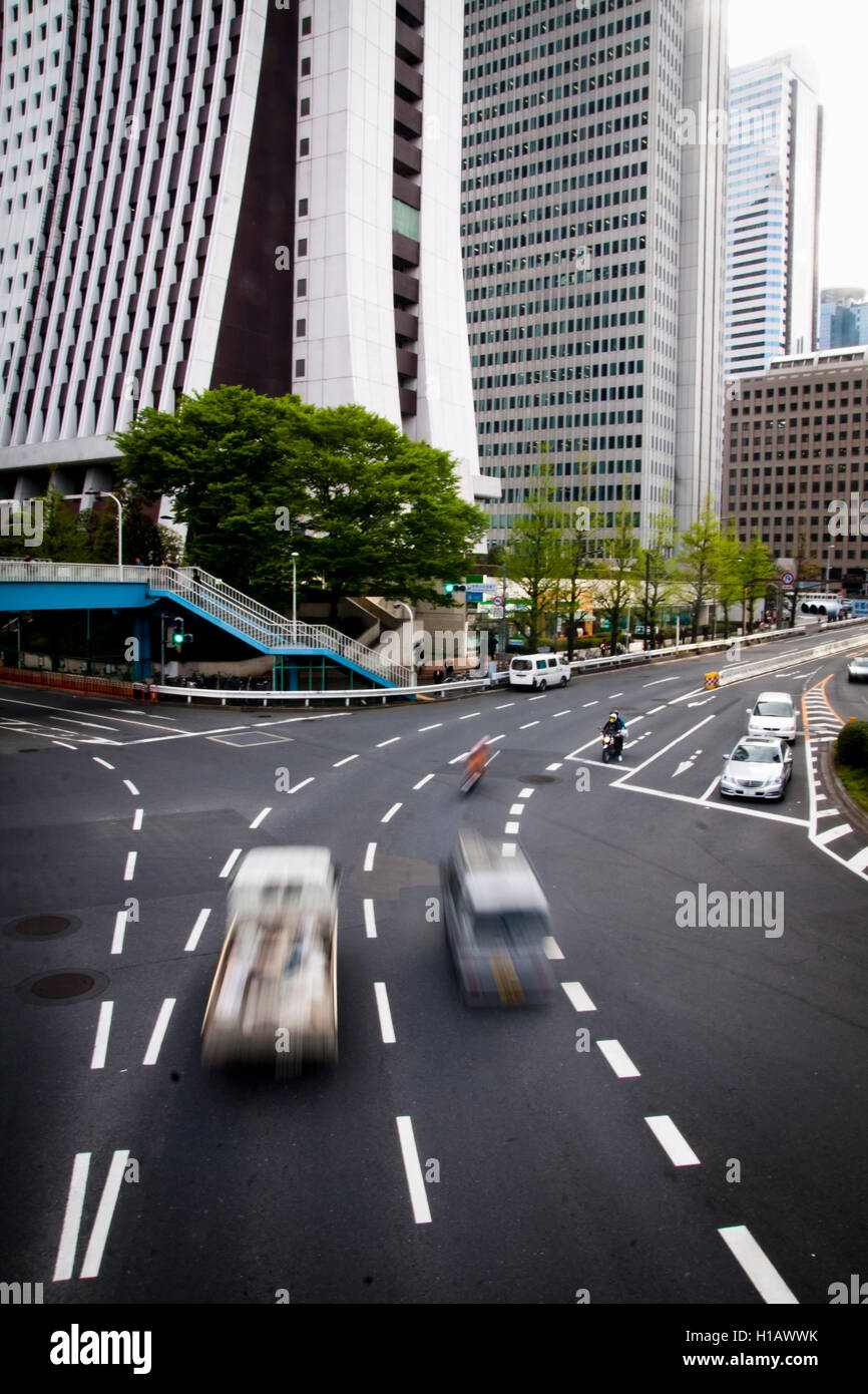 A road in the Shinjuku area of Tokyo, Japan Stock Photo - Alamy