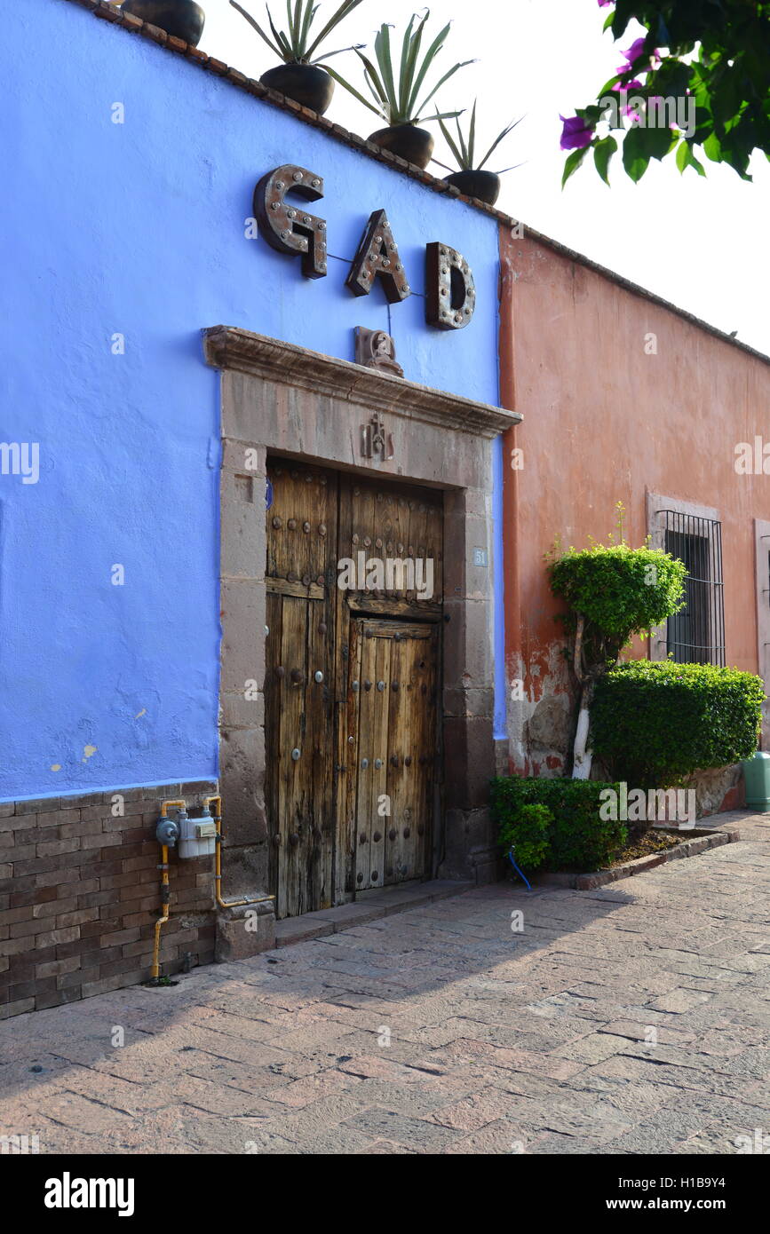 Gad bar hi-res stock photography and images - Alamy