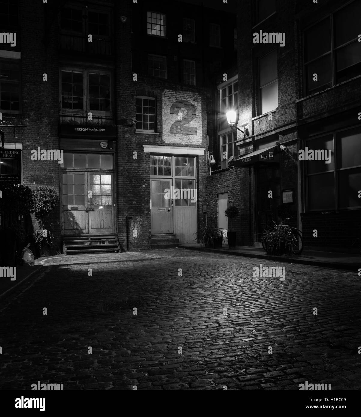Courtyard at night hi-res stock photography and images - Alamy