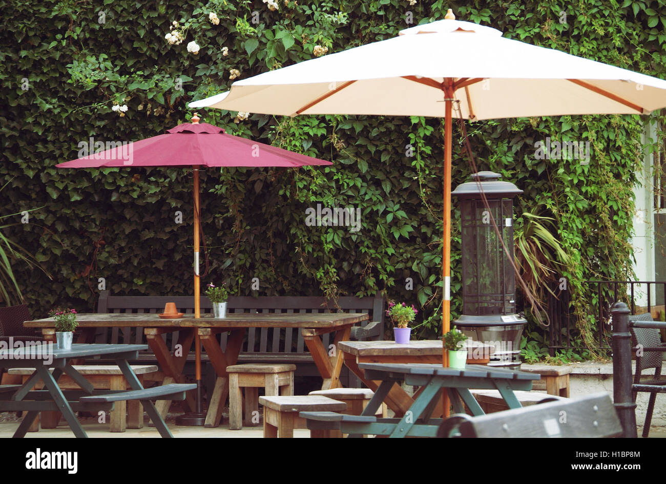 photo of an outdoor pub area in London Stock Photo - Alamy