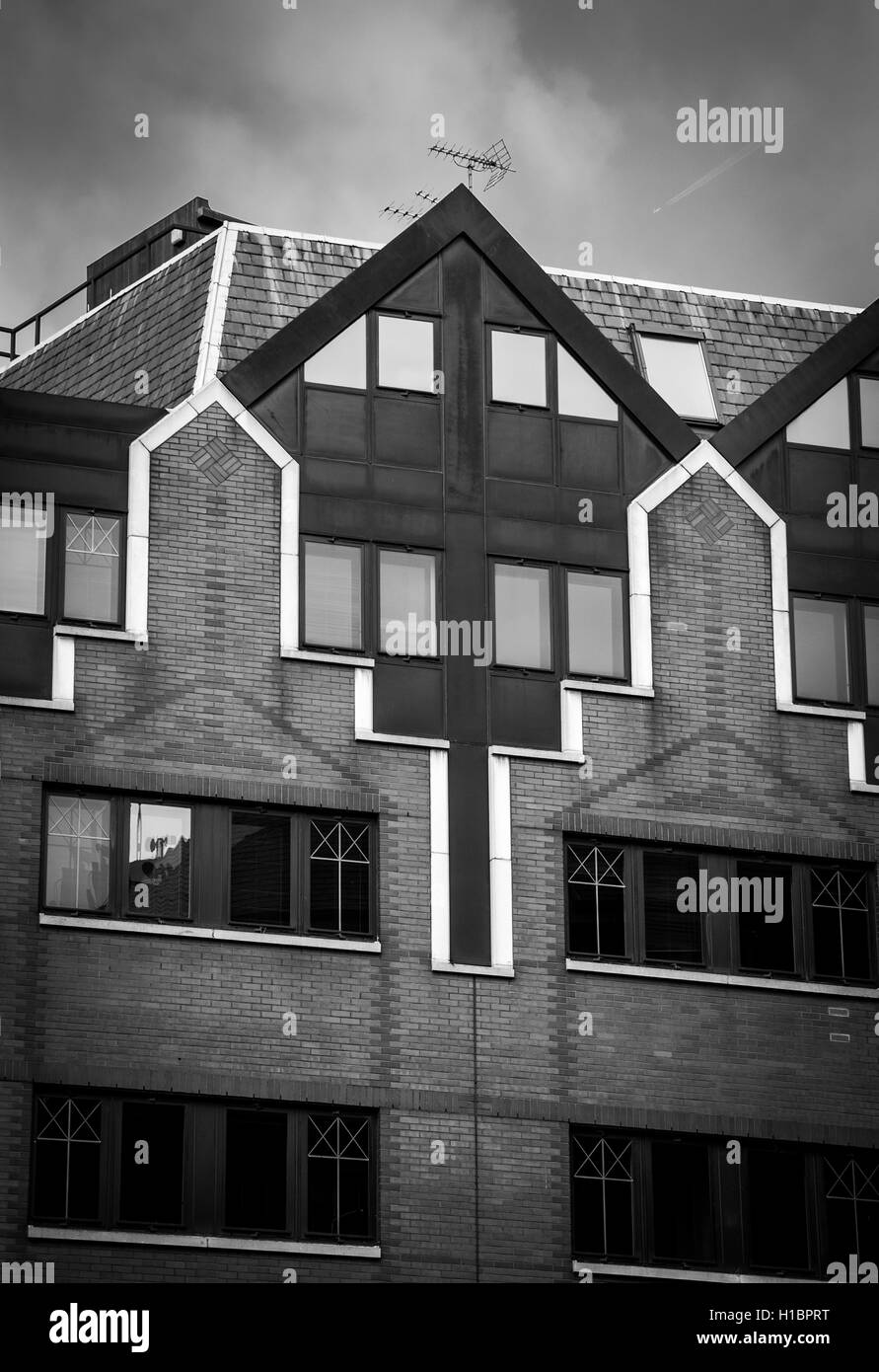 black and white photo of a gloomy looking house Stock Photo - Alamy