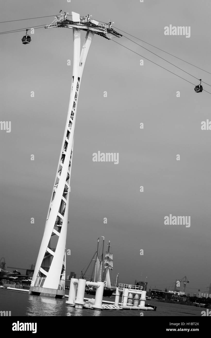 LONDON, UK – SEPTEMBER 7TH, 2014: The London Cable Car (otherwise known ...