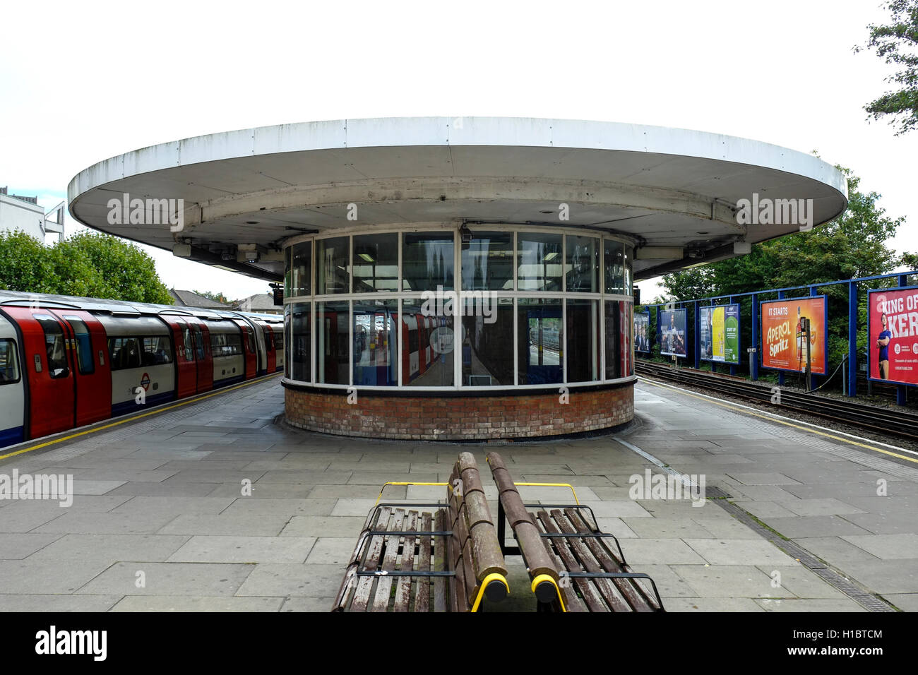 Kilburn Underground Station Stock Photo - Alamy