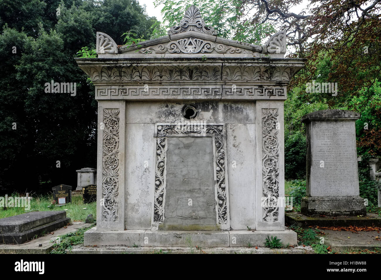 Kensal Green Cemetery Stock Photo - Alamy