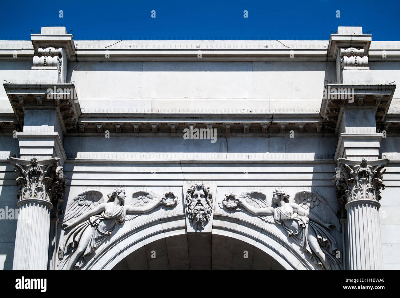 close-up photo of London's famous Marble Arch Stock Photo - Alamy