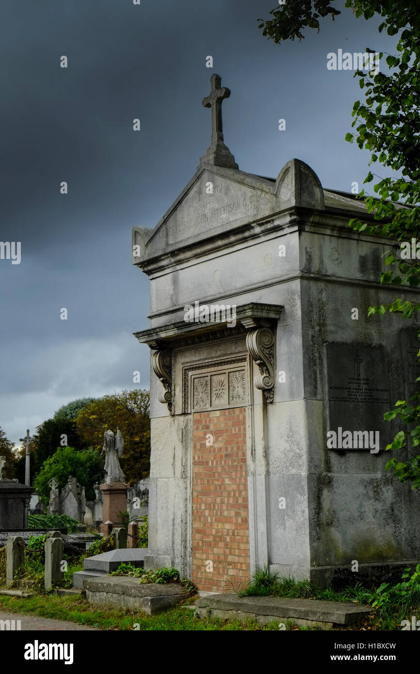 Kensal Green Cemetery Stock Photo - Alamy