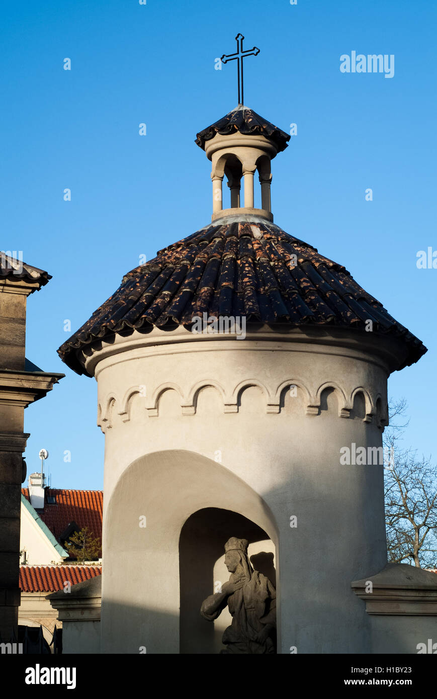 photo of a small rotunda near the Vysehrad Cemetery Stock Photo - Alamy