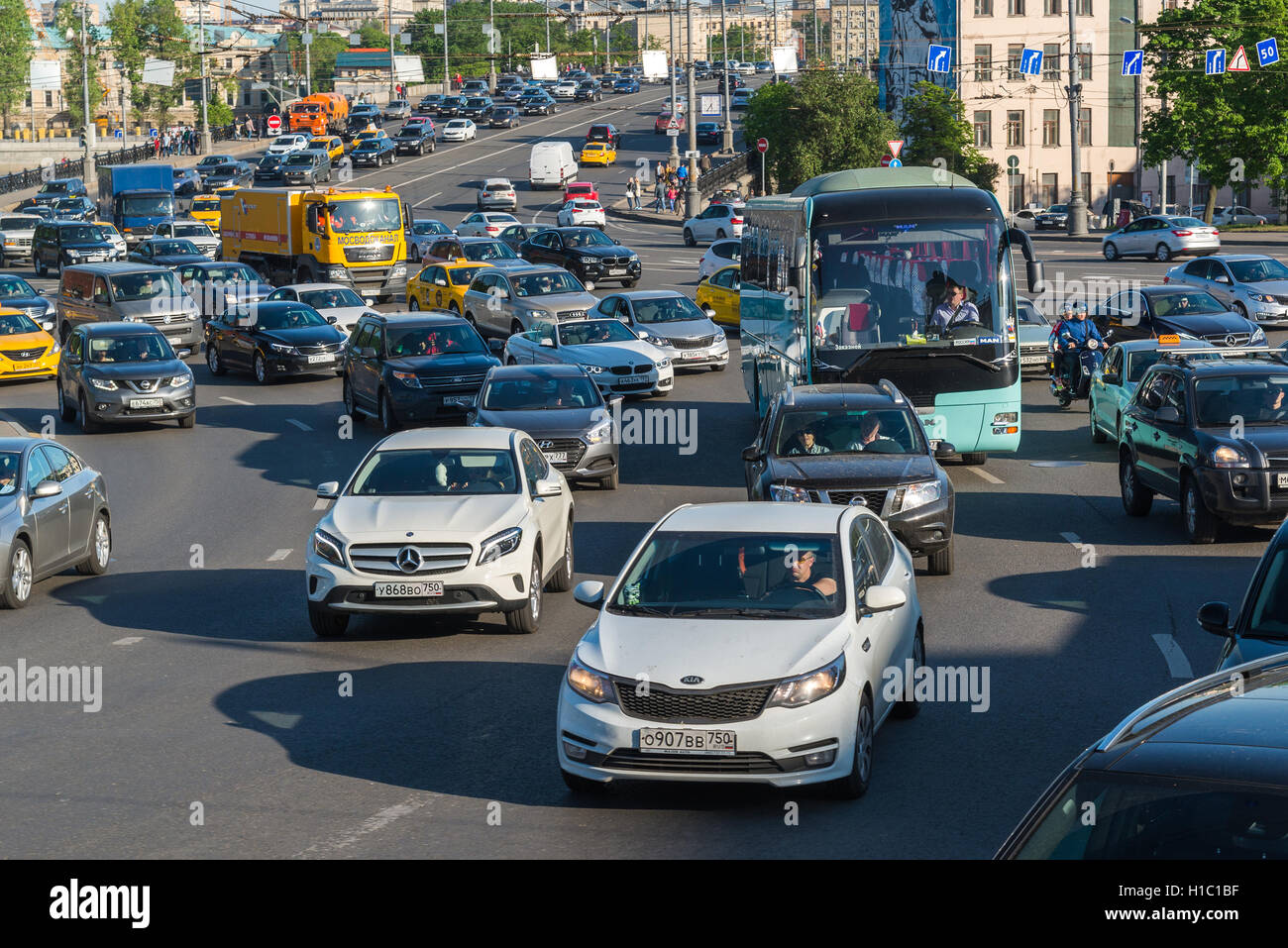 Dense traffic transport hi-res stock photography and images - Alamy