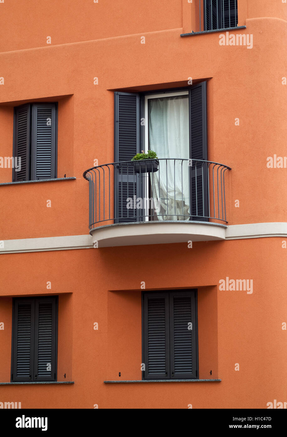 Real estate rounded hi-res stock photography and images - Alamy