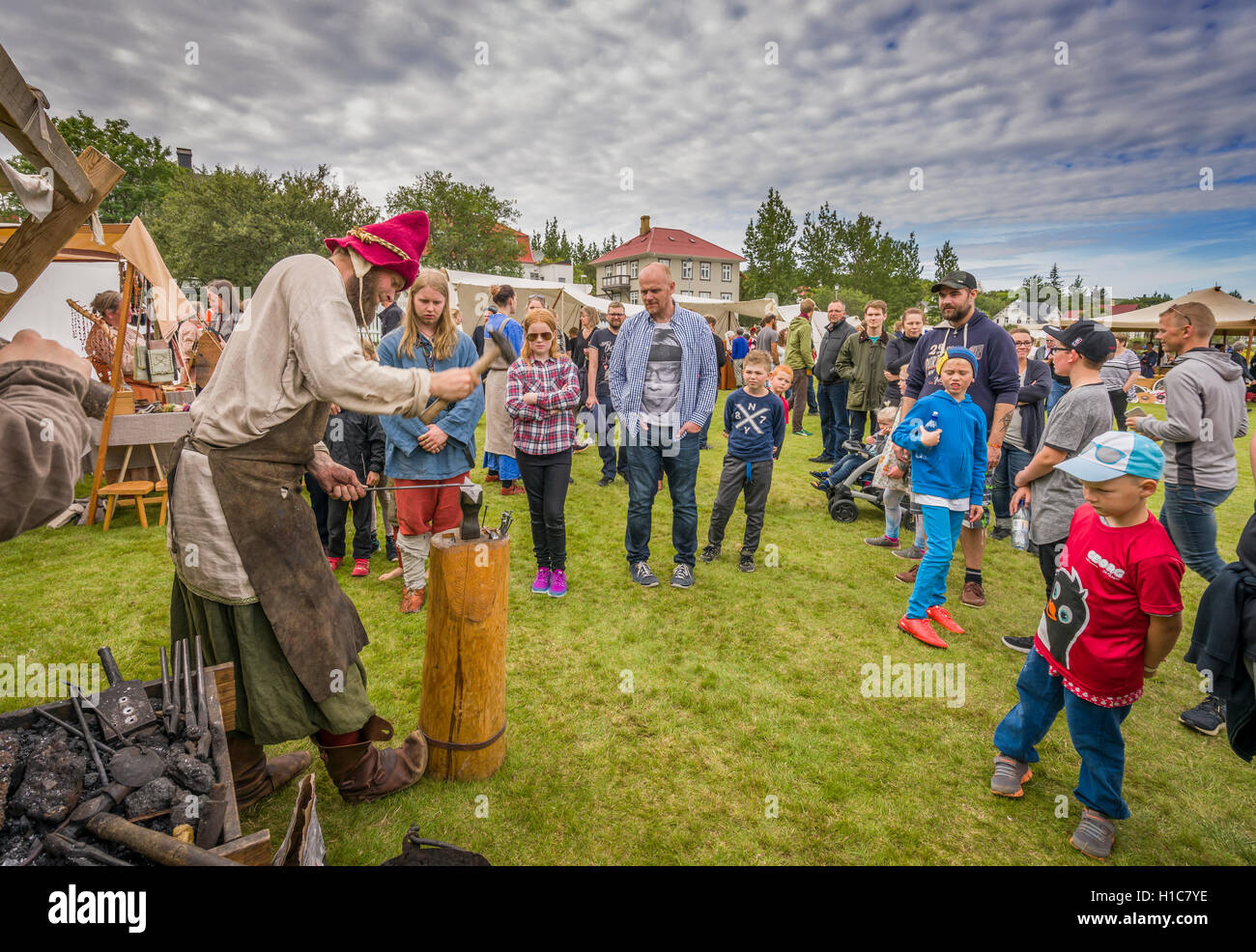 Viking blacksmith hi-res stock photography and images - Alamy