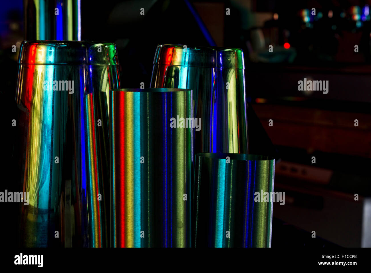 Silver cocktail shaker hi-res stock photography and images - Alamy