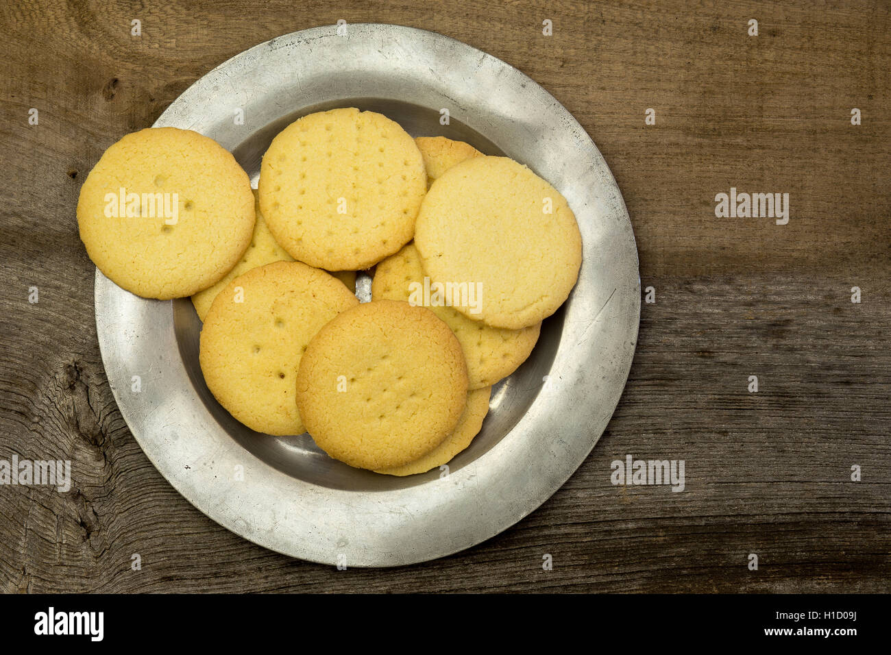 Shortbread biscuits tin hi-res stock photography and images - Alamy
