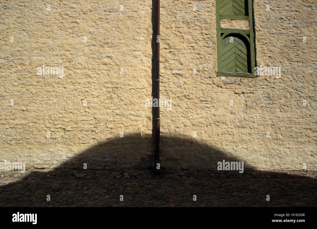 Wall, window and shadow Stock Photo - Alamy