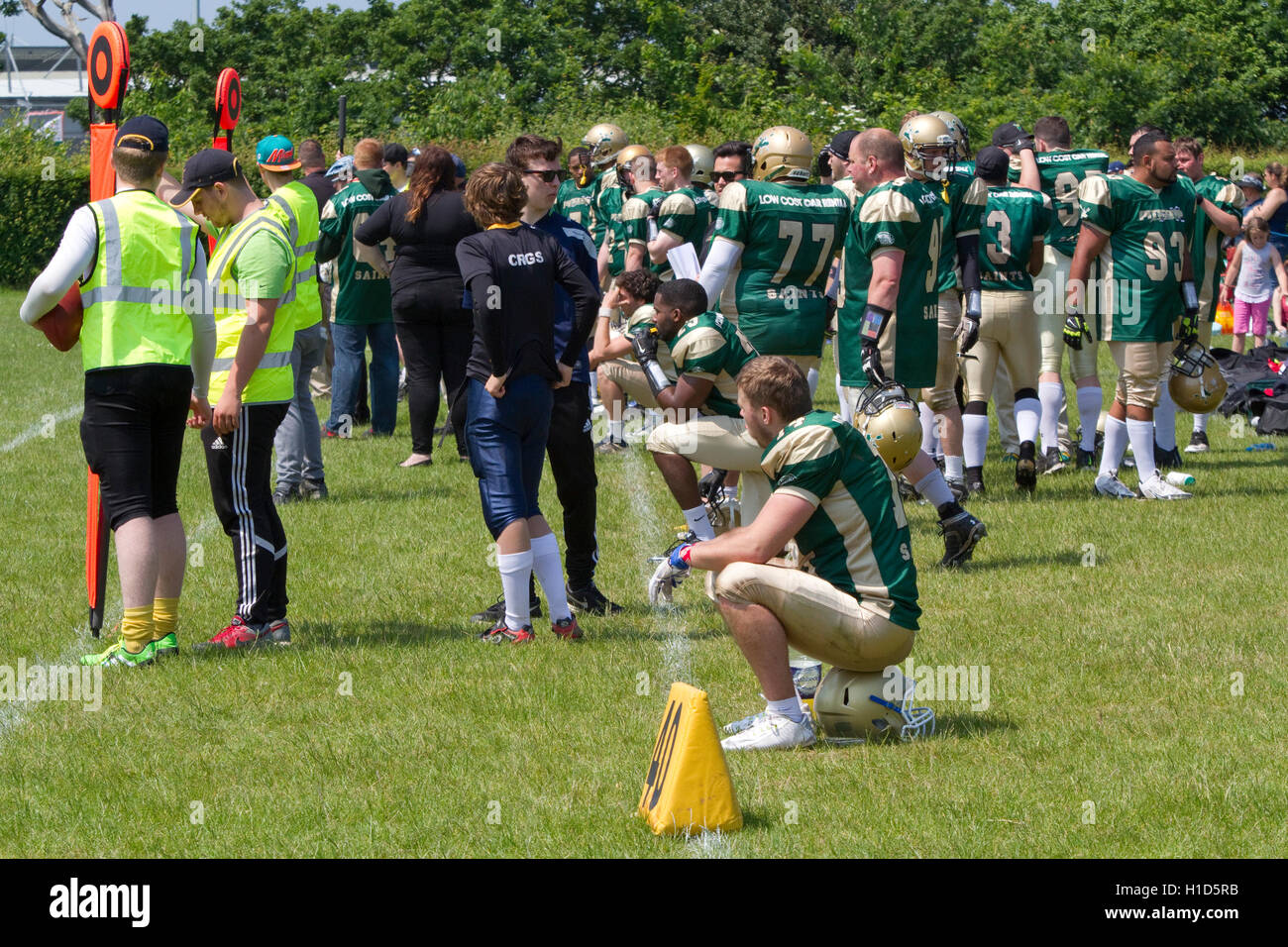 Game sidelines hi-res stock photography and images - Alamy