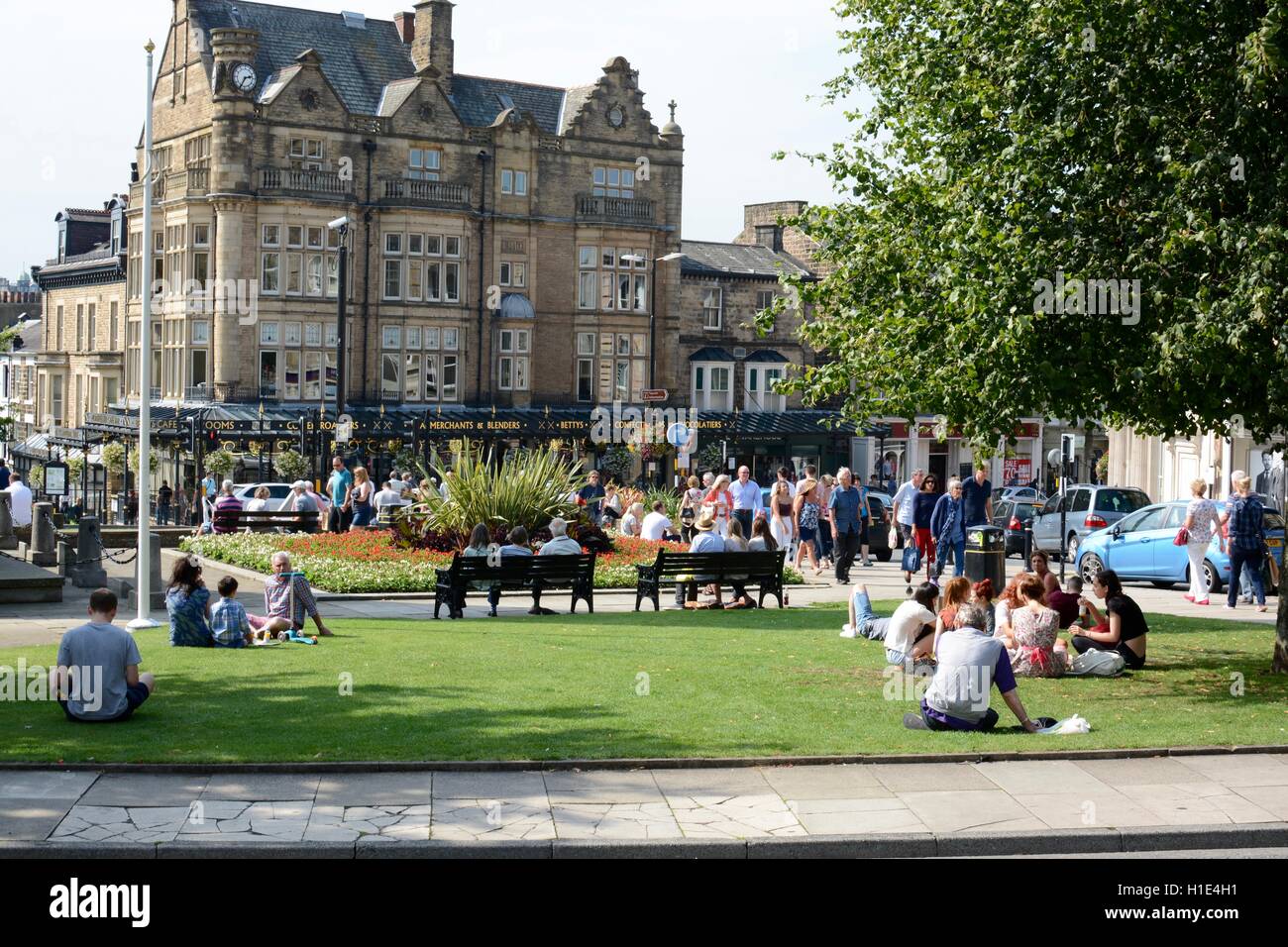 Harrogate town centre hi-res stock photography and images - Alamy