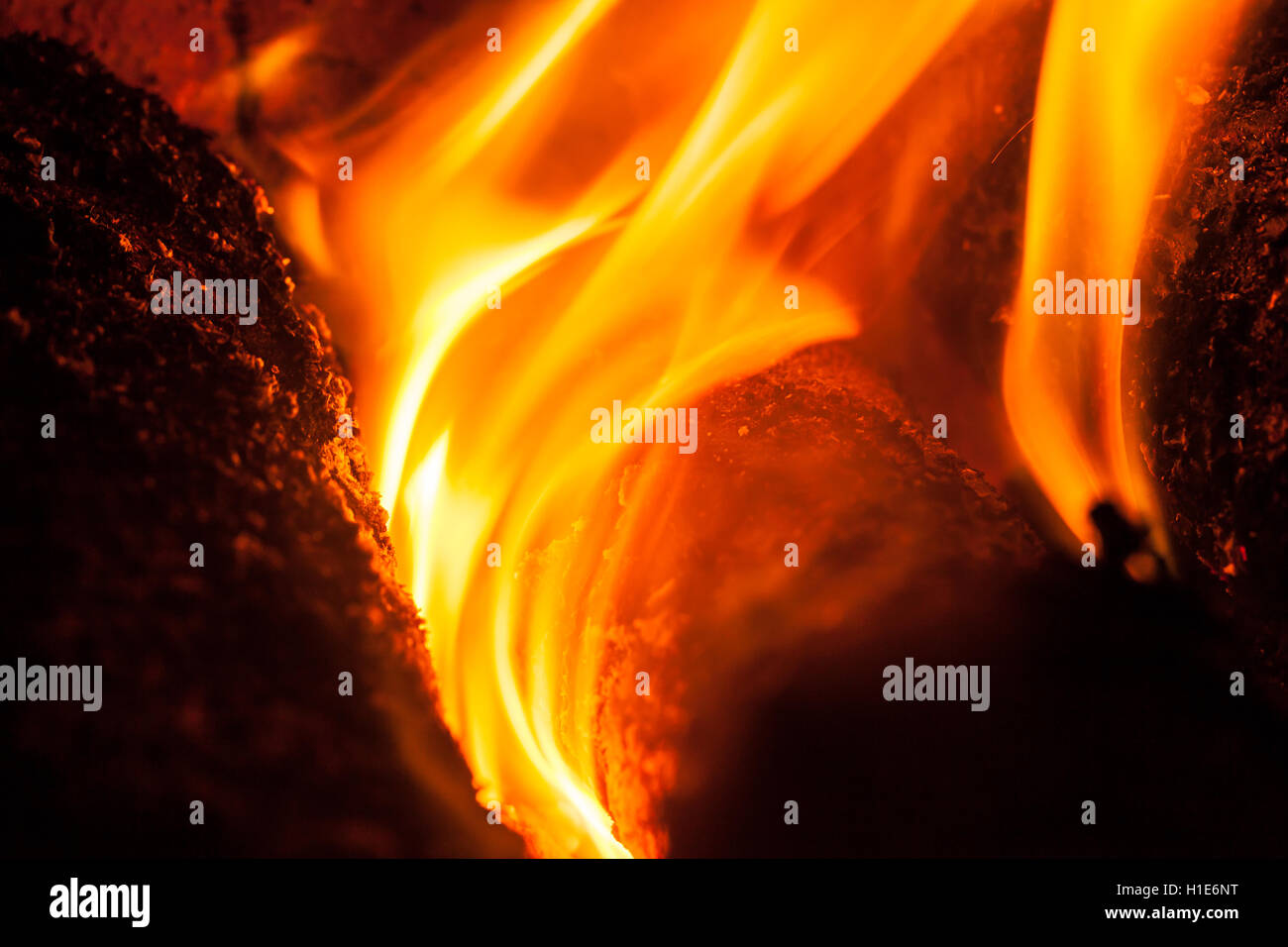 Wood fire burning Stock Photo - Alamy
