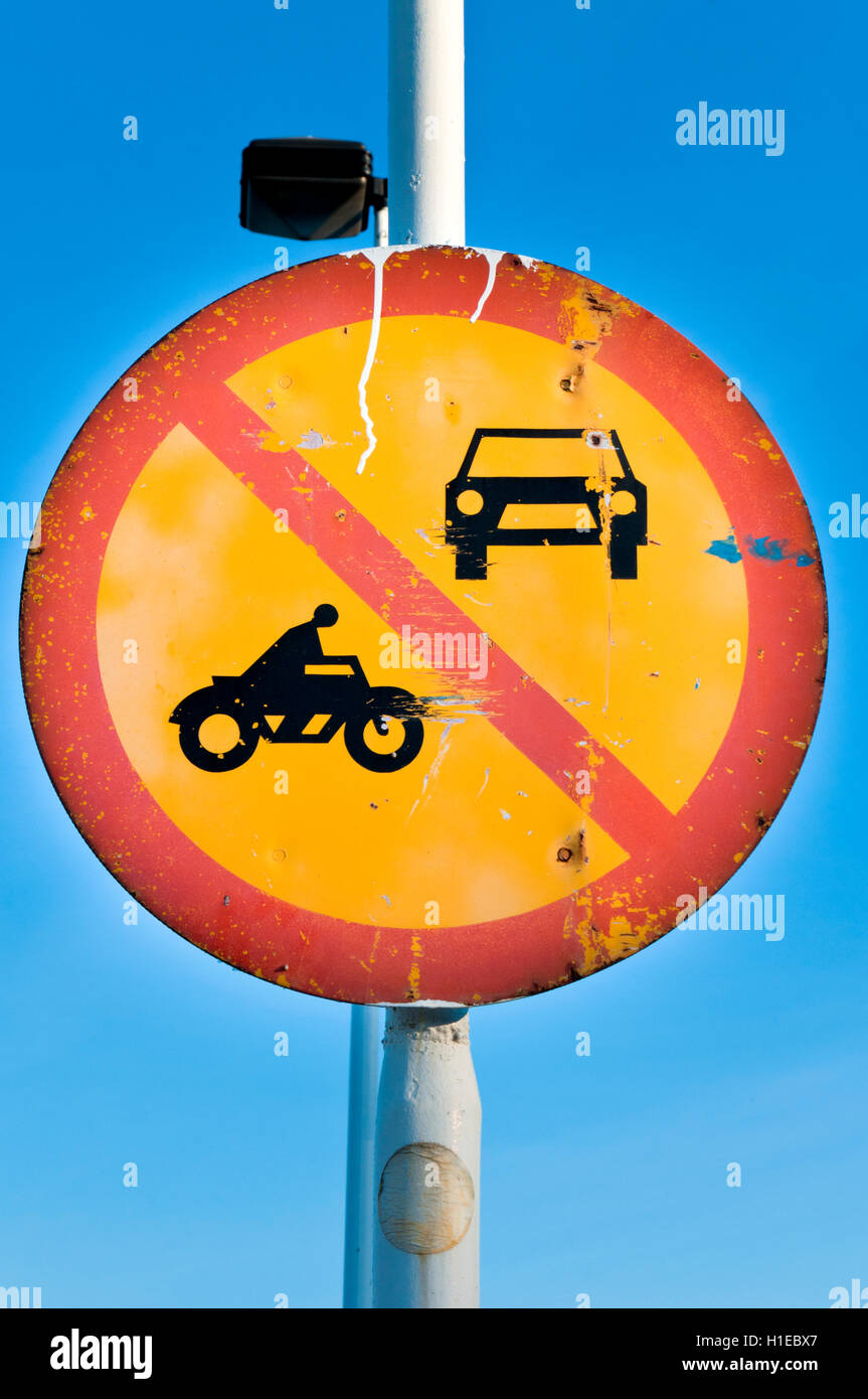 Brown traffic sign hi-res stock photography and images - Alamy