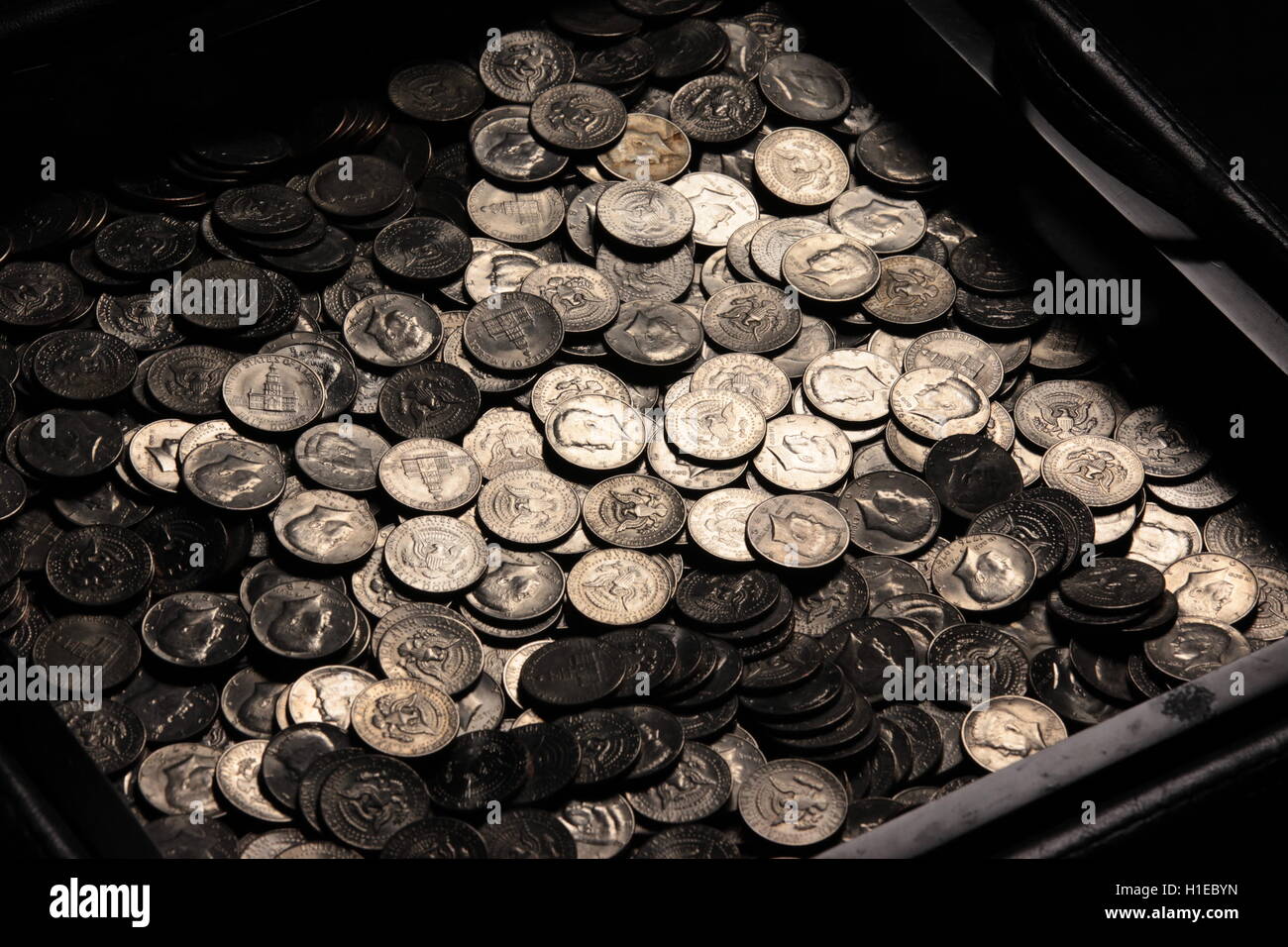 Silver bullion bar hi-res stock photography and images - Alamy